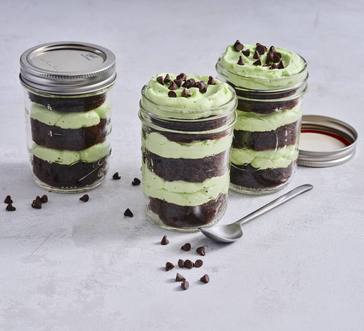 Mint Chocolate Chip Cake in Jars | Stop and Shop