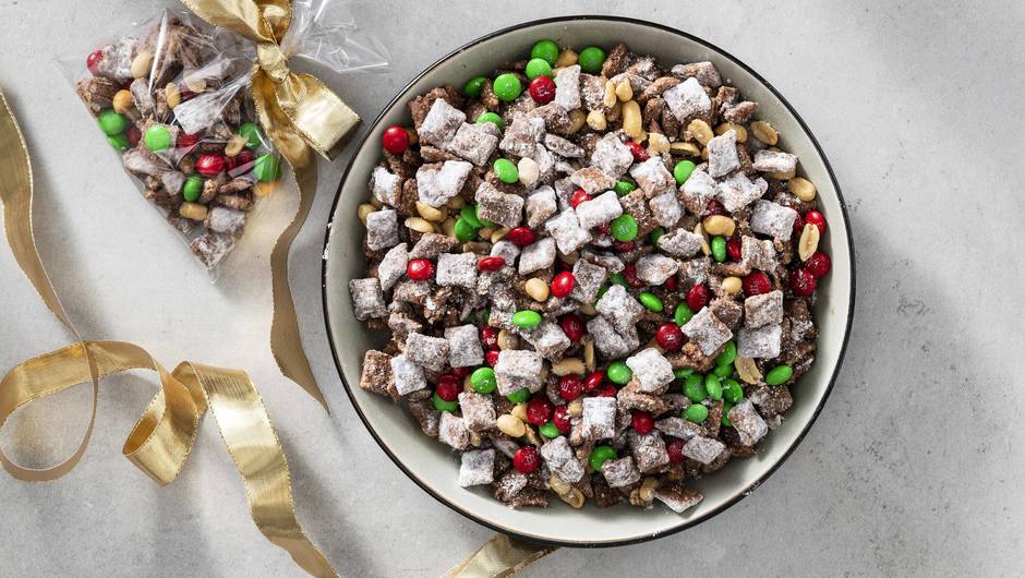 Chocolate-Hazelnut Reindeer Chow | Martin's Foods