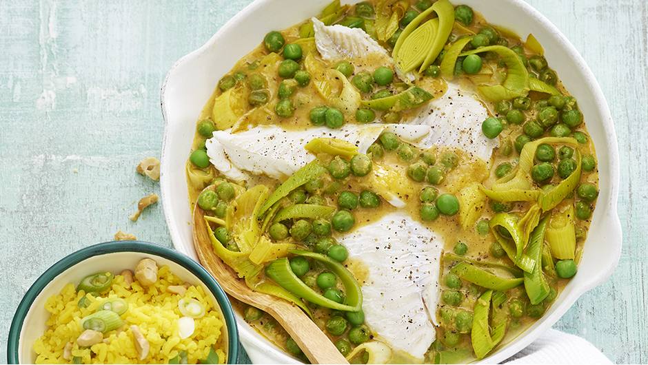 Curried Cod with Yellow Rice, Leeks, Peas and Scallions | Stop and Shop