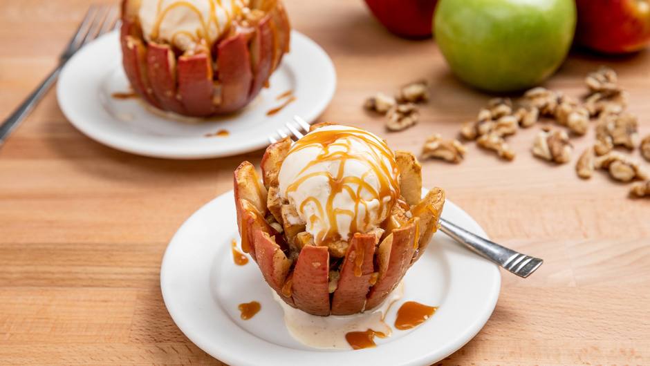Caramel Walnut Bloomin Apple | Food Lion