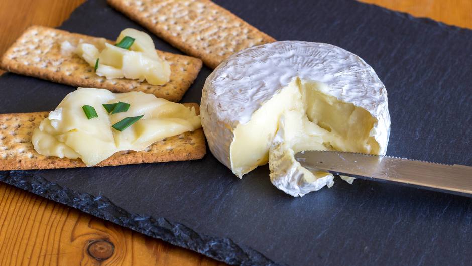 Kellogg's® Warm Brie with Club® Crackers | Martin's Foods