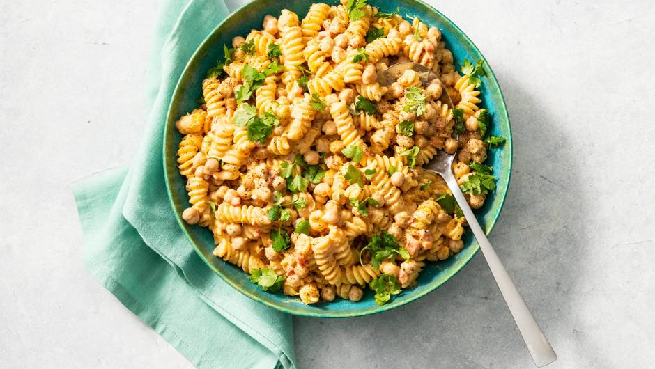 Lemony Hummus Pasta with Chickpeas | Giant Food Store