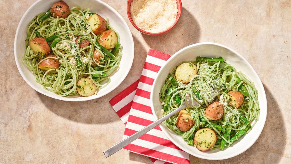 Pesto Pasta with Green Beans and Potatoes | Hannaford