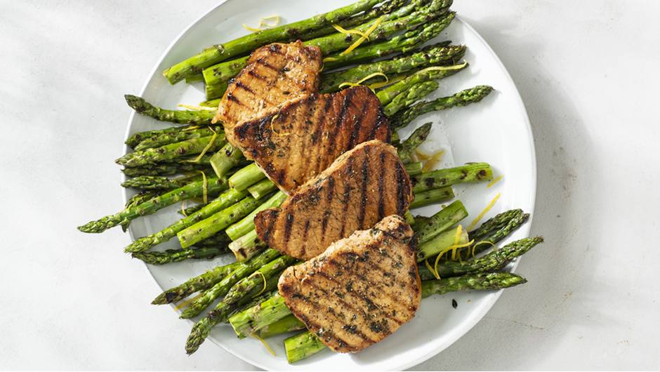 Grilled Pork Chops with Grilled Asparagus | Giant Food
