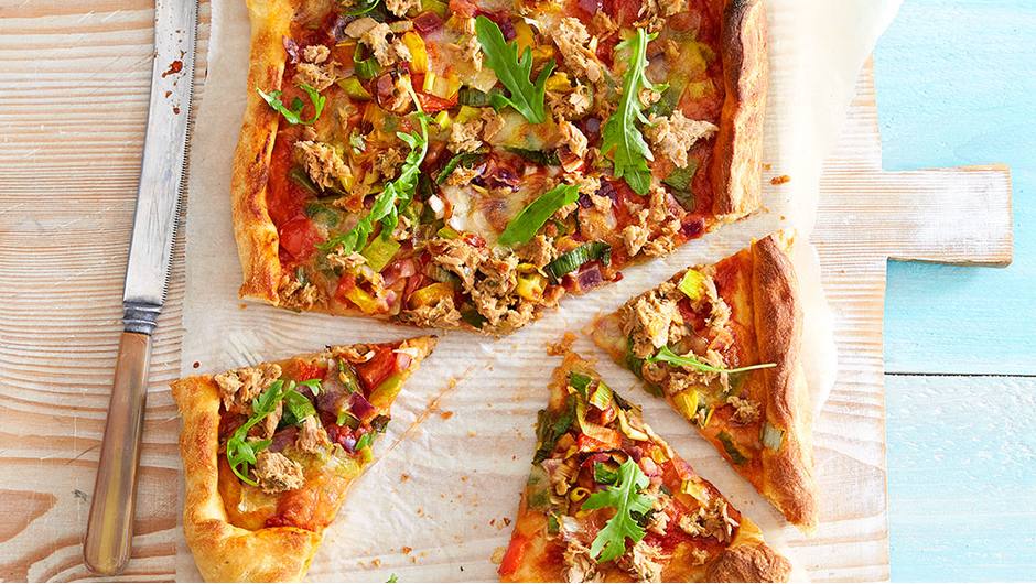 Pizza with Lemon-Pepper Tuna and Arugula | Stop and Shop