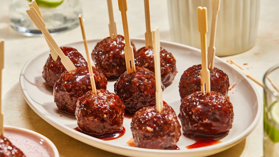 McCormick® Cocktail Meatball Recipe with Sweet Chili Sauce | Giant Food
