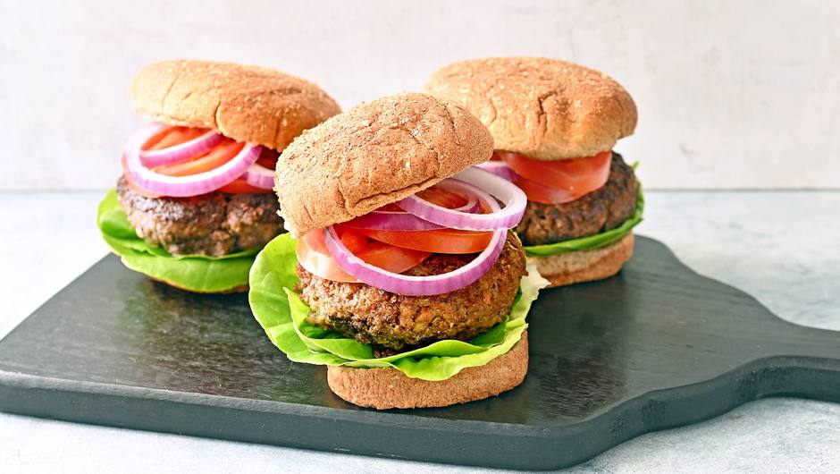 Mushroom-Beef Burgers | Hannaford