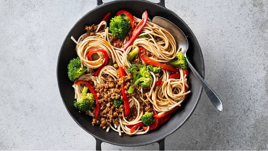 Noodles with Vegetarian Crumbles and Peppers | Giant Food Store