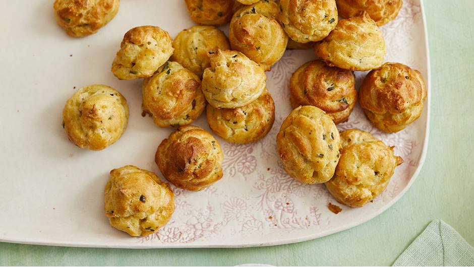 Cheddar-Chive Cheese Puffs | Martin's Foods