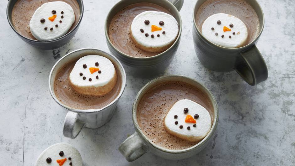 Creamy Hot Chocolate with Snowmen Marshmallow Floaters | Giant Food Store