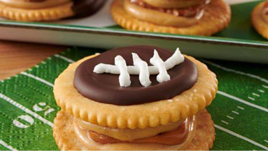 RITZ Peanut Butter, Pretzel and Chocolate Bites | Giant Food