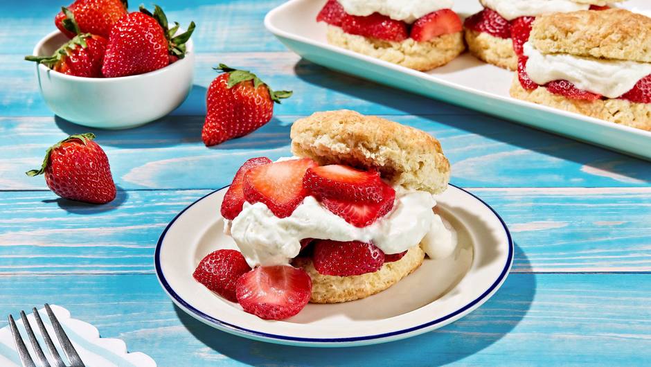 Classic Strawberry Shortcakes | Giant Food Store