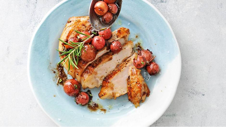 Skillet-Roasted Pork Chops with Grapes and Rosemary | Giant Food