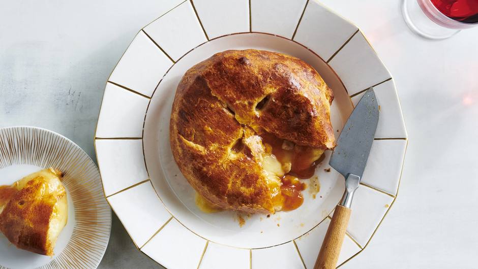 Baked Brie with Mango Chutney | Martin's Foods
