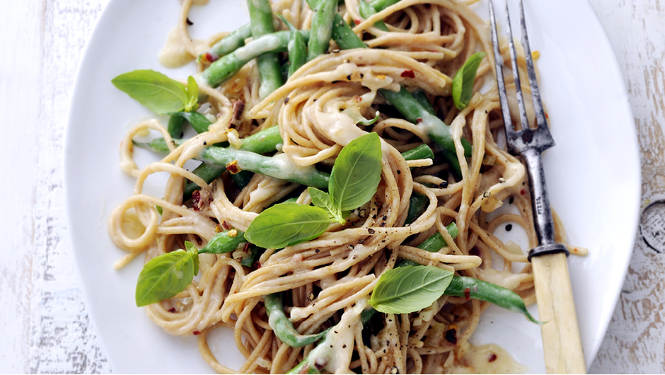 Spaghetti with Green Beans, Basil and Dairy Free Alfredo Sauce | Stop ...