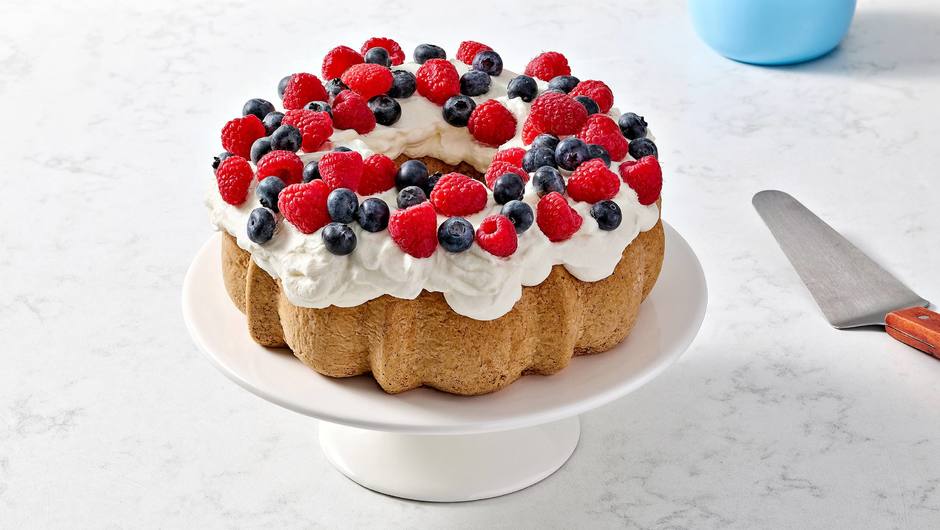 Walnut Sponge Cake with Berries | Giant Food