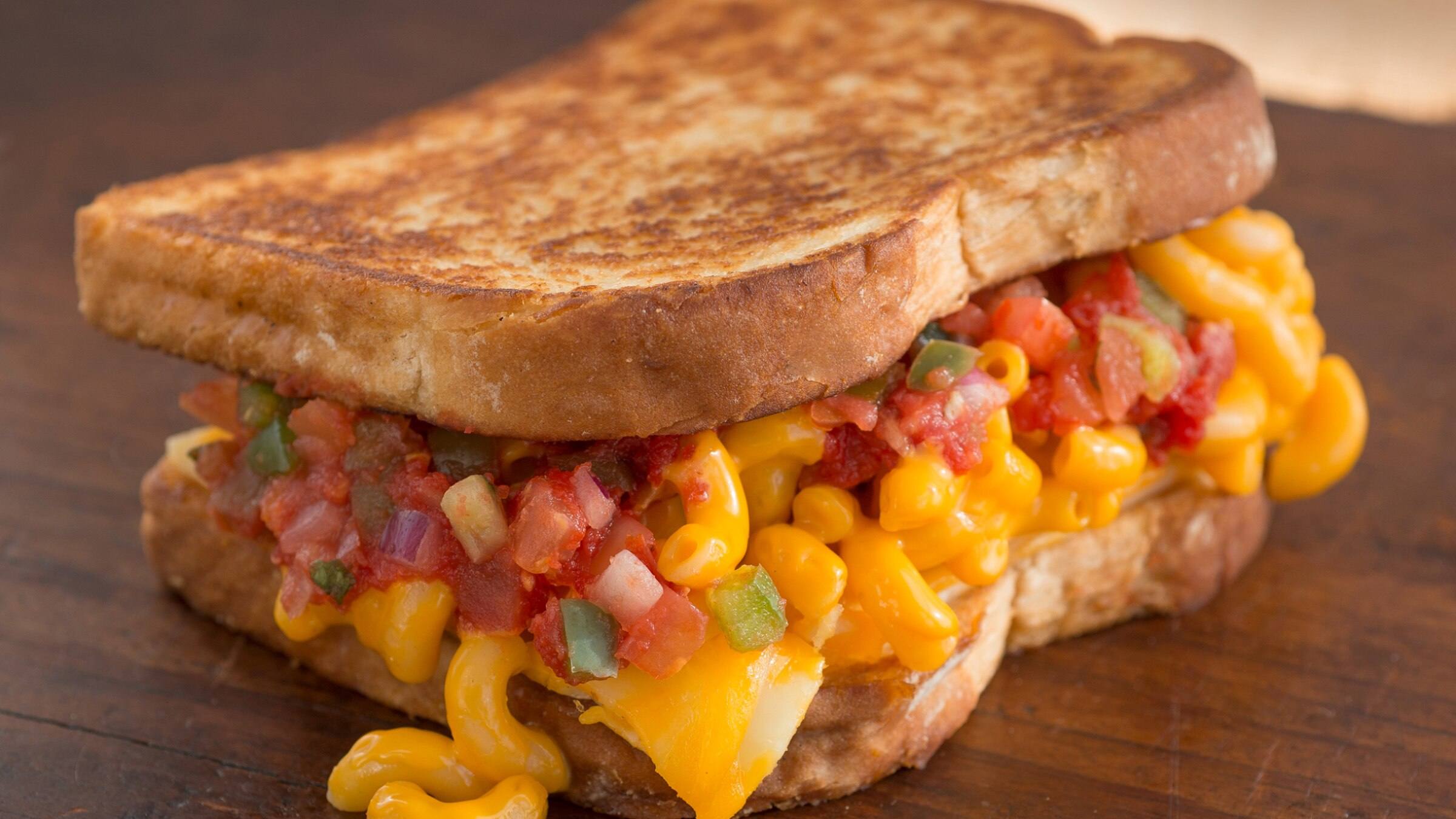 Grilled Mac & Fiesta Strangewich